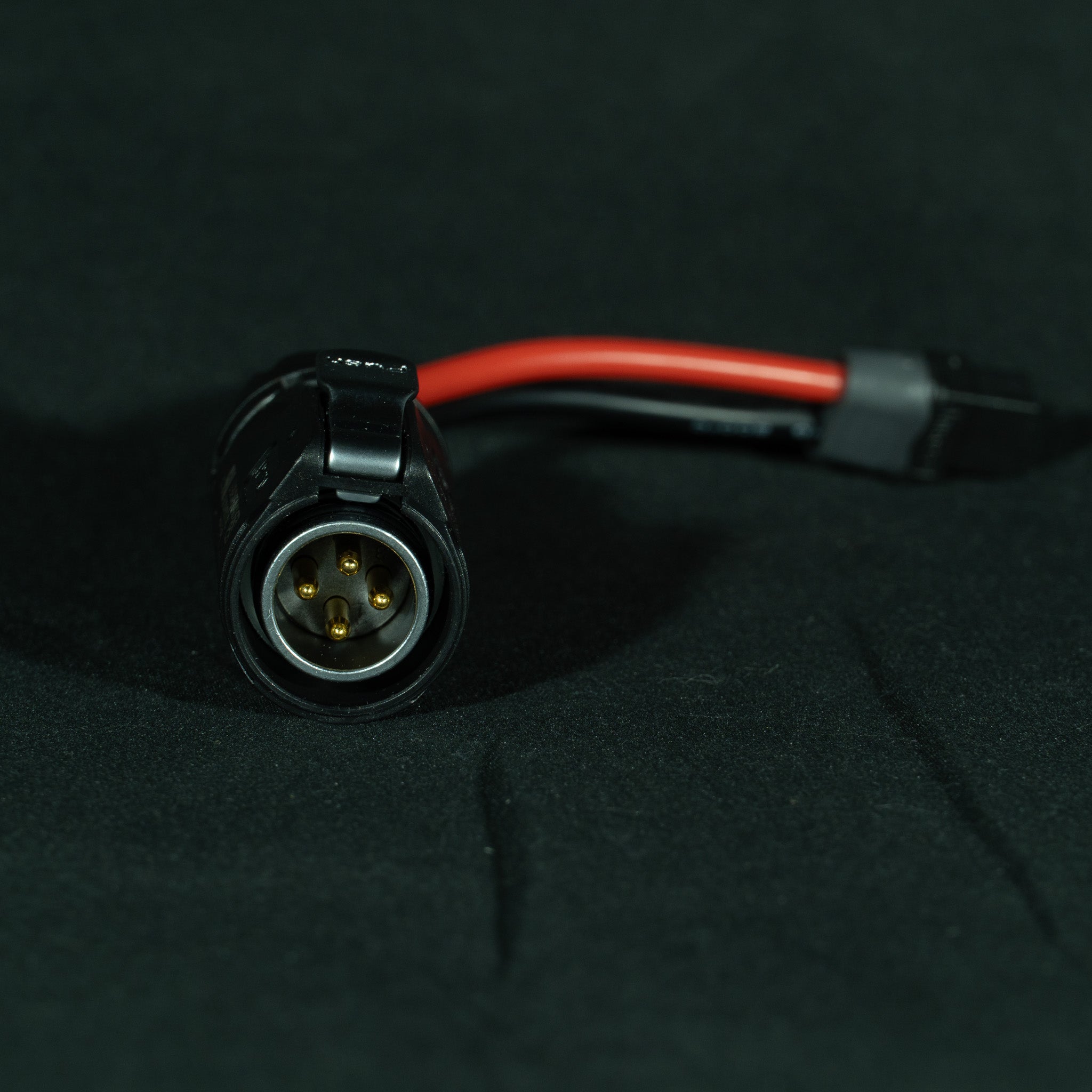 LP20 4-Pin Male to XT-60 Female Adapter – ChiBatterySystems